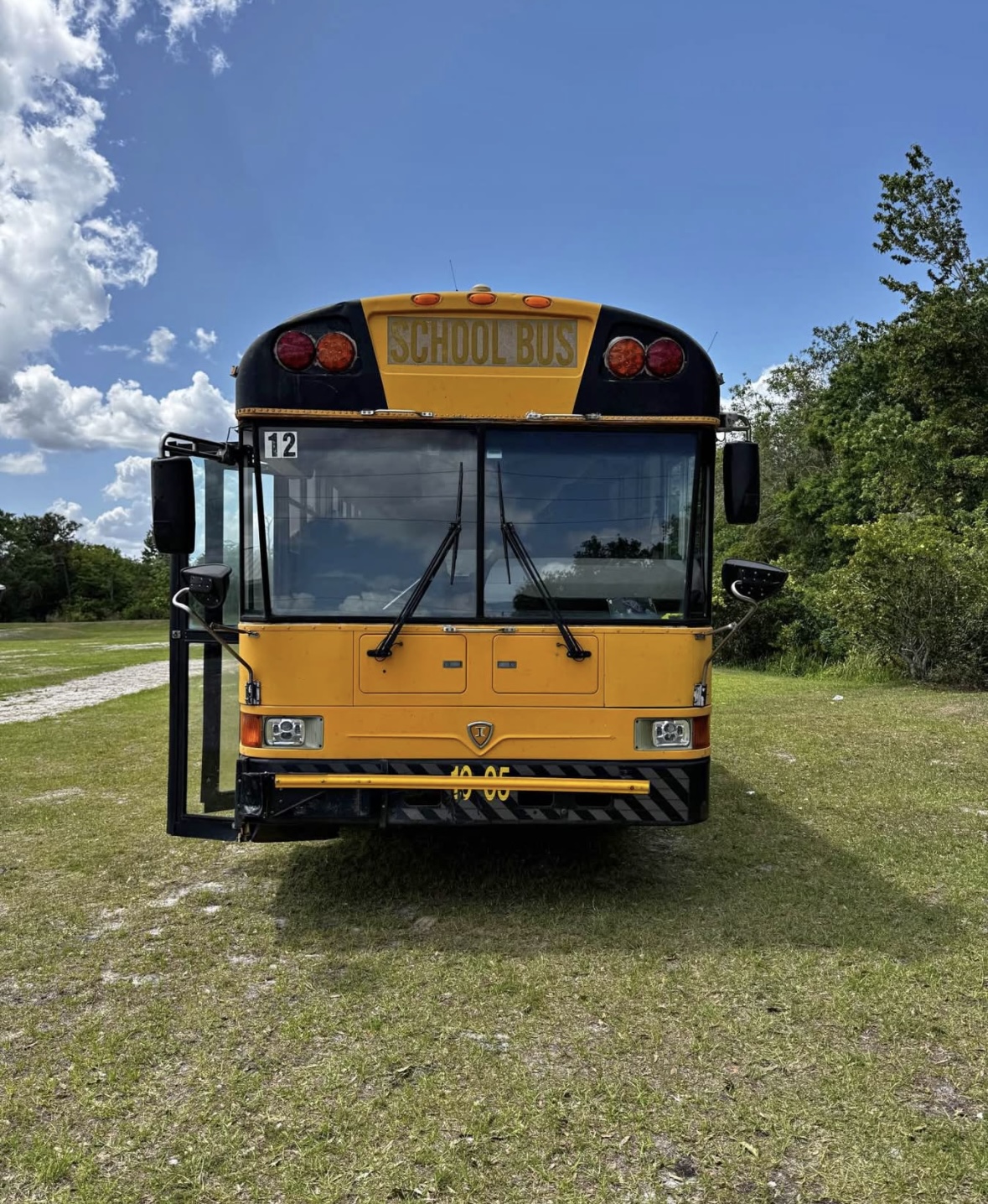 Bus-12-Front | Bus Trader